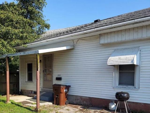 2 Br, 1 bath, Single Family 293 E Main St