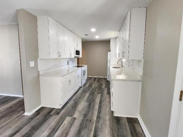 2 Br, 1 bath, Single Family 2919 Chatsworth Rd