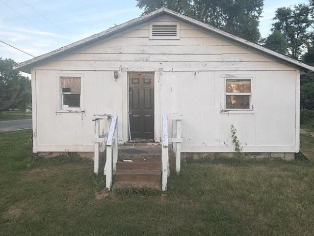 2 Br, 1 bath, Single Family 2949 Adams Ave
