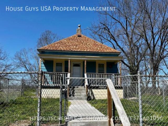 2 Br, 1 bath, Single Family 2956 Hiawatha St