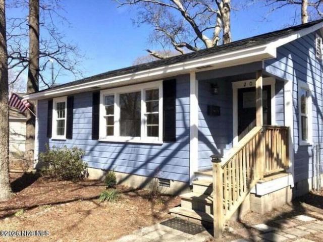 2 Br, 1 bath, Single Family 203 Red Oak