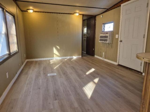 2 Br, 1 bath, Single Family 2001 W Laurel St