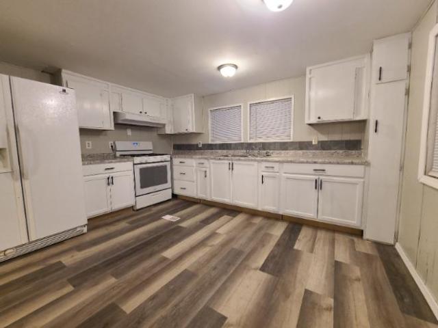 2 Br, 1 bath, Single Family 2001 W Laurel St