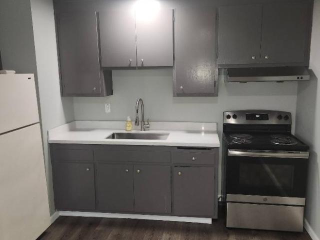 2 Br, 1 bath, Single Family 2015 82nd Avenue
