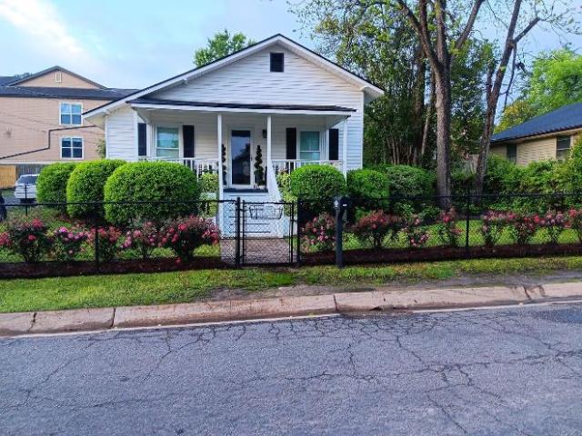 2 Br, 1 bath, Single Family 201 Augusta St