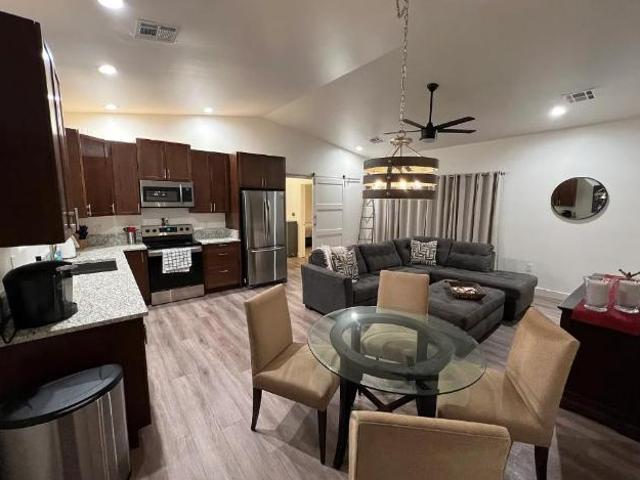 2 Br, 1 bath, Single Family 2028 E Paradise Ln