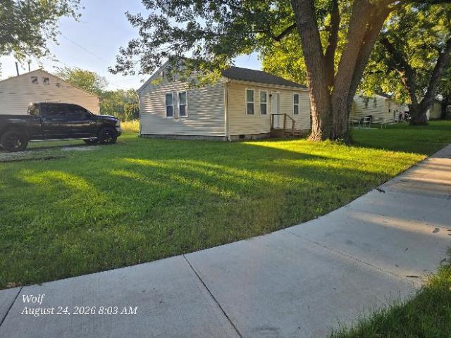 2 Br, 1 bath, Single Family 2028 W Forest Dr