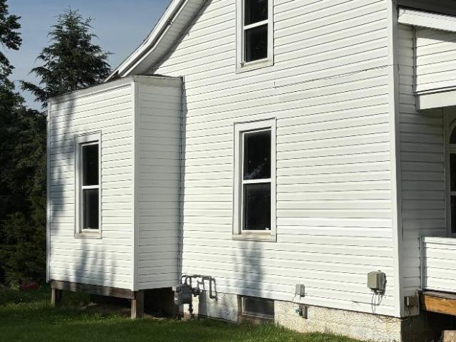 2 Br, 1 bath, Single Family 202 S Broadway St