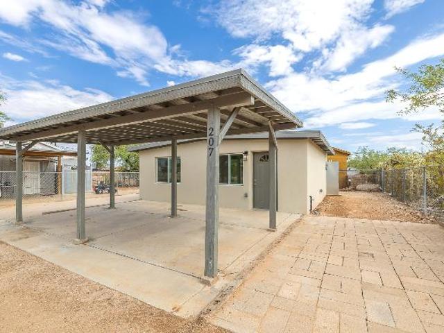 2 Br, 1 bath, Single Family 207 E Valeska Rd