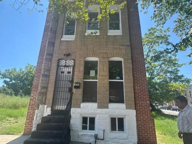 2 Br, 1 bath, Single Family 2041 Harlem Ave