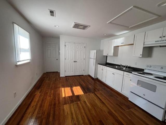 2 Br, 1 bath, Single Family 205 B Mitchell Ave
