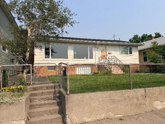 2 Br, 1 bath, Single Family 205 E Chinook