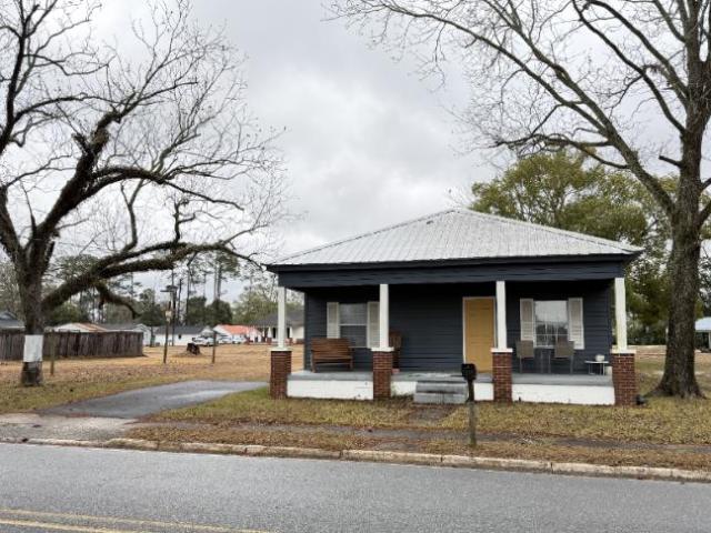 2 Br, 1 bath, Single Family 205 South Baker Street