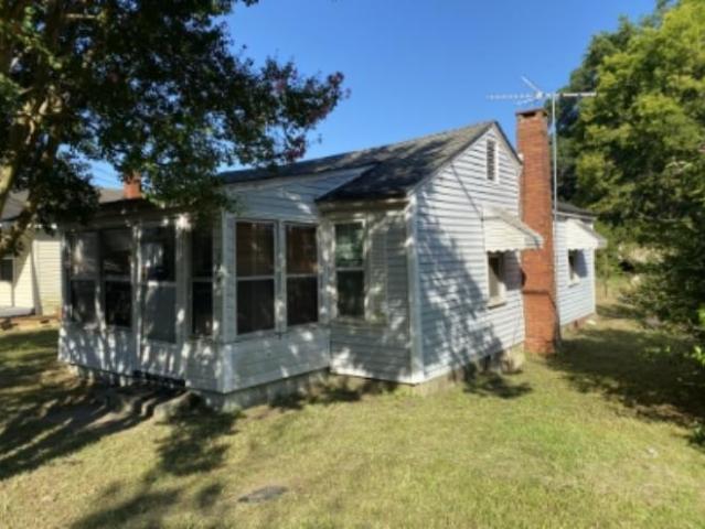 2 Br, 1 bath, Single Family 206 Saint Matthews Rd