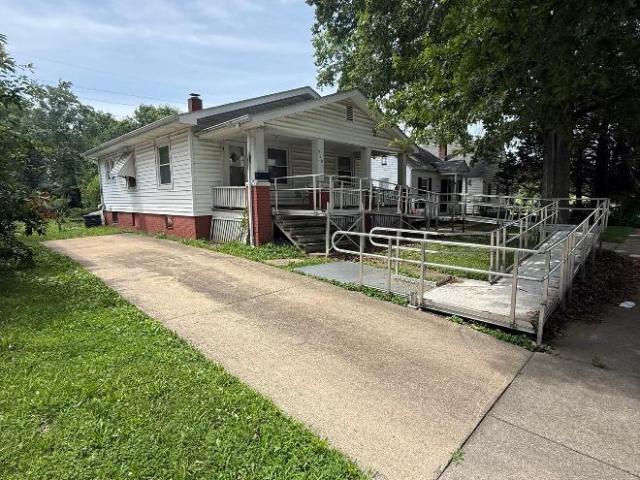 2 Br, 1 bath, Single Family 2081 N College St