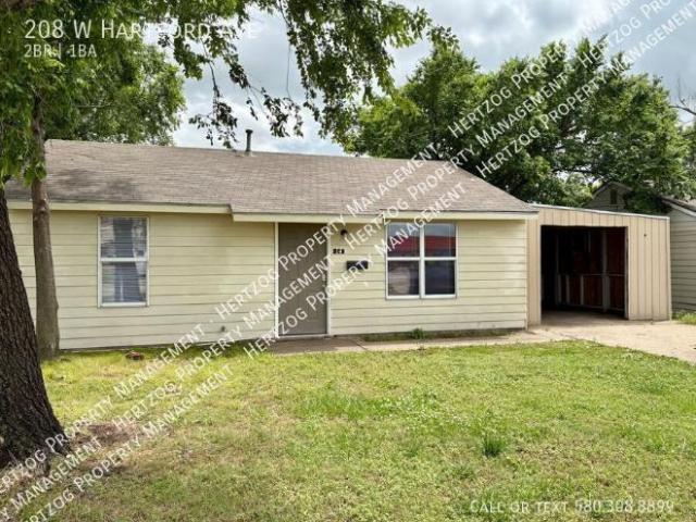 2 Br, 1 bath, Single Family 208 W Hartford Ave