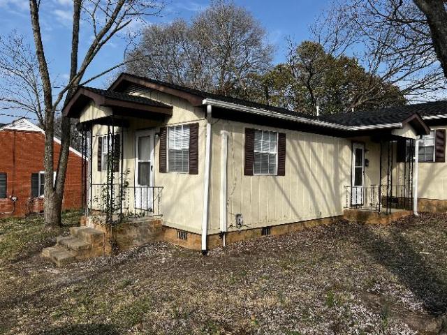 2 Br, 1 bath, Single Family 208 West Chestnut Street