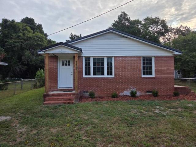 2 Br, 1 bath, Single Family 213 S Fifth St