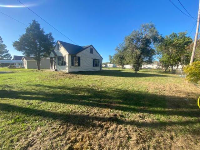2 Br, 1 bath, Single Family 2102 E Hancock St