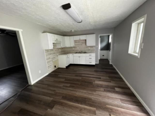 2 Br, 1 bath, Single Family 210 S Mulberry Street