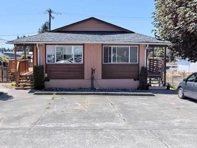 2 Br, 1 bath, Single Family 21311 3rd Ave S