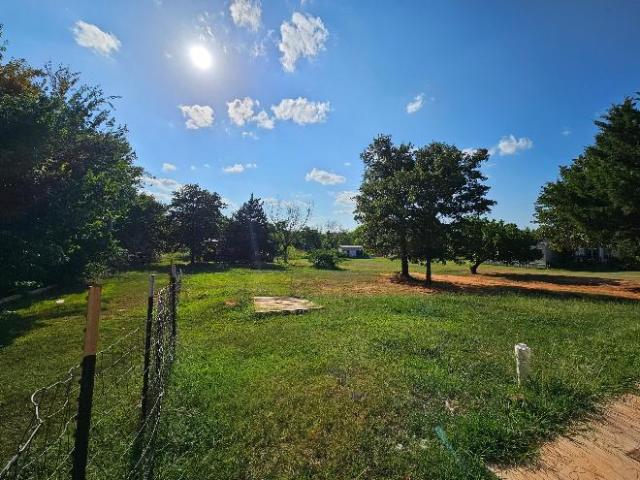 2 Br, 1 bath, Single Family 21387 Fir Lane