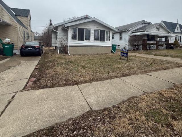2 Br, 1 bath, Single Family 2150 E Clay