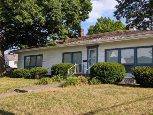 2 Br, 1 bath, Single Family 215 W Cass St