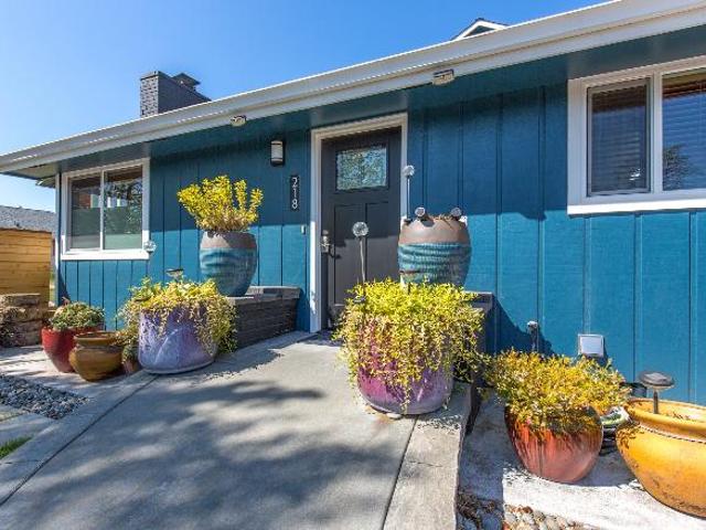 2 Br, 1 bath, Single Family 218 W Bell St