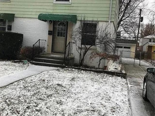 2 Br, 1 bath, Single Family 22010 S Lake Shore Blvd