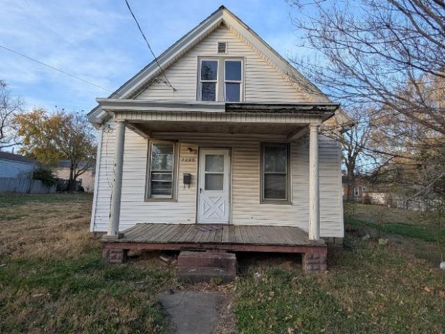 2 Br, 1 bath, Single Family 2209 W Krause Ave