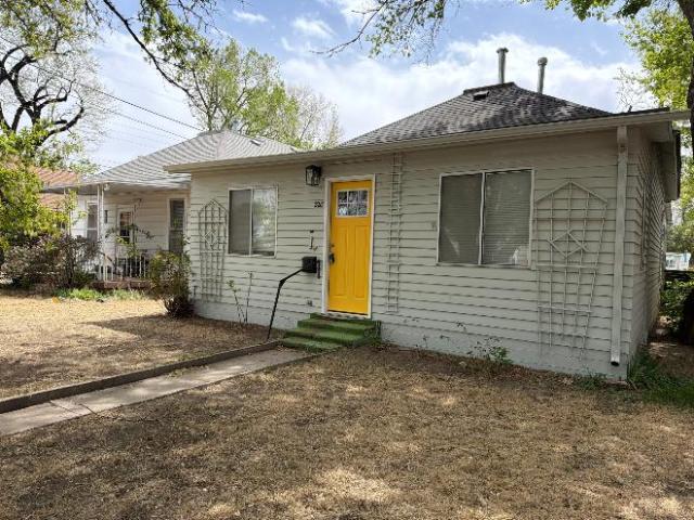 2 Br, 1 bath, Single Family 220 2nd St