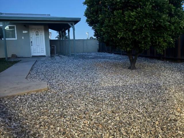 2 Br, 1 bath, Single Family 220 S Valley Center Ave