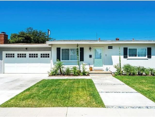 2 Br, 1 bath, Single Family 2219 Albury Ave
