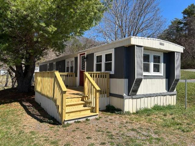 2 Br, 1 bath, Single Family 221 E 40th Street