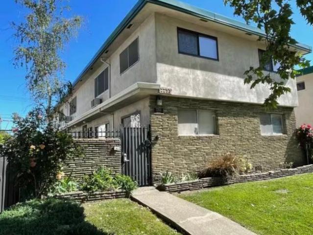 2 Br, 1 bath, Single Family 2253 2nd Avenue