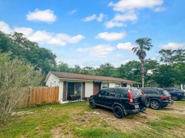 2 Br, 1 bath, Single Family 226 4th St
