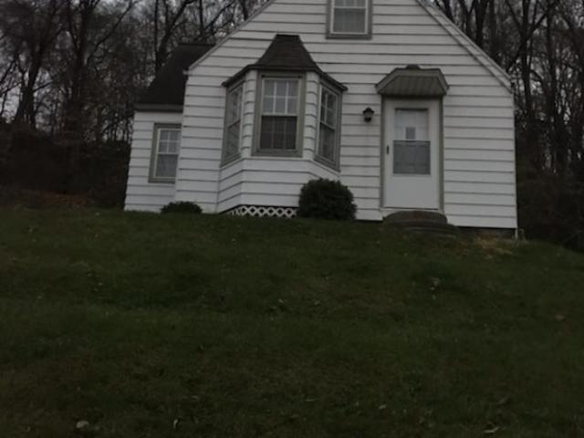 2 Br, 1 bath, Single Family 226 Johnson St