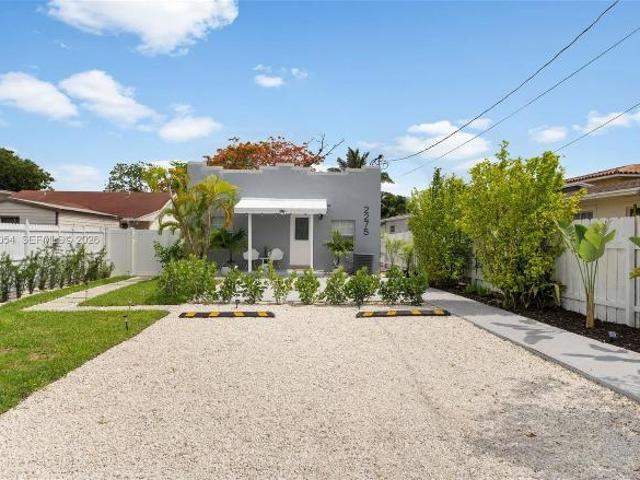 2 Br, 1 bath, Single Family 2275 NW 33rd St