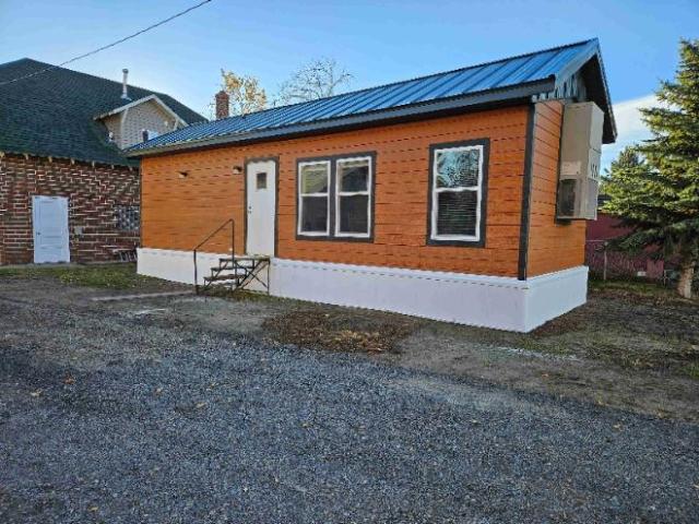 2 Br, 1 bath, Single Family 22 3rd St