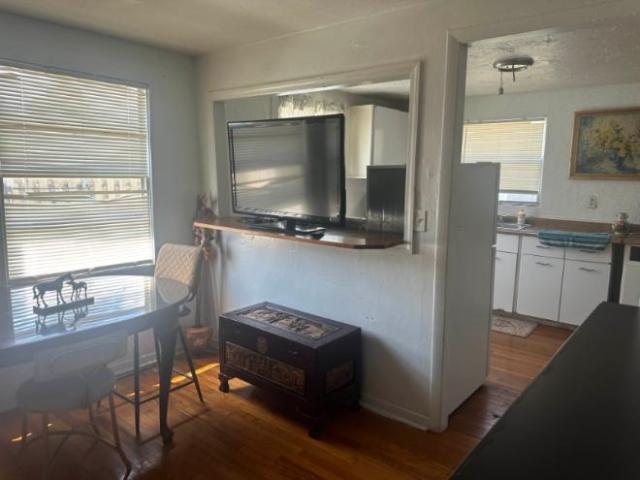 2 Br, 1 bath, Single Family 233 NW 5th Avenue