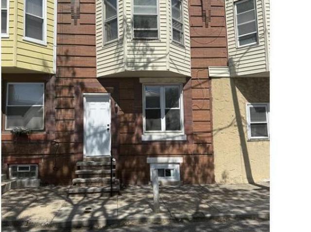 2 Br, 1 bath, Single Family 2301 Yelland St