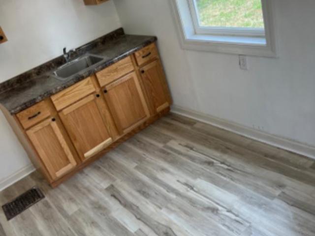 2 Br, 1 bath, Single Family 2338 Monroe Street