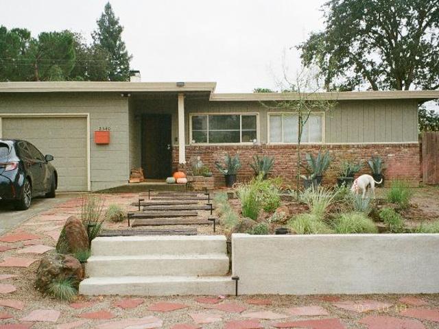 2 Br, 1 bath, Single Family 2340 Santa Anita Dr