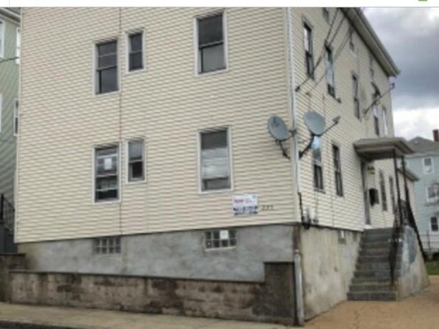 2 Br, 1 bath, Single Family 235 Tremont St