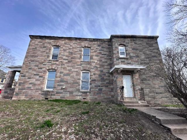 2 Br, 1 bath, Single Family 23 5 Park