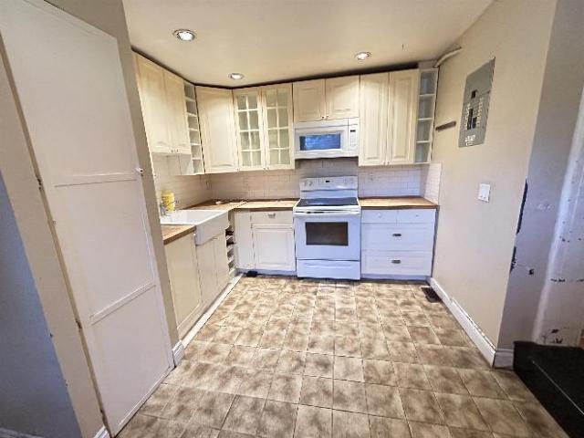 2 Br, 1 bath, Single Family 34 Gladstone Avenue