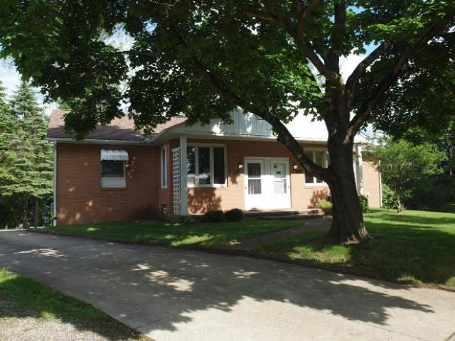 2 Br, 1 bath, Single Family 3508 Becky Circle NW