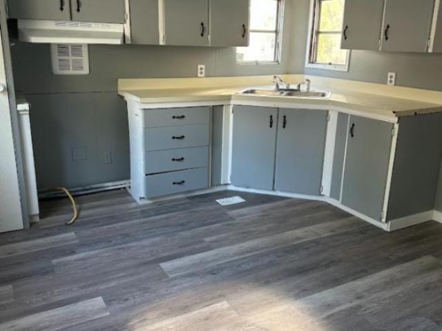2 Br, 1 bath, Single Family 3625 S Douglas Ave