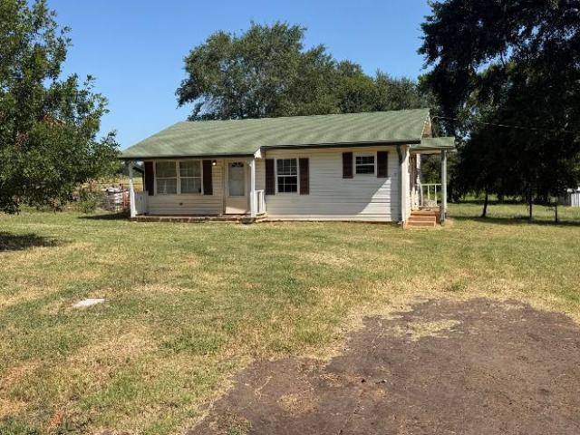 2 Br, 1 bath, Single Family 3660 Apple Tree Rd